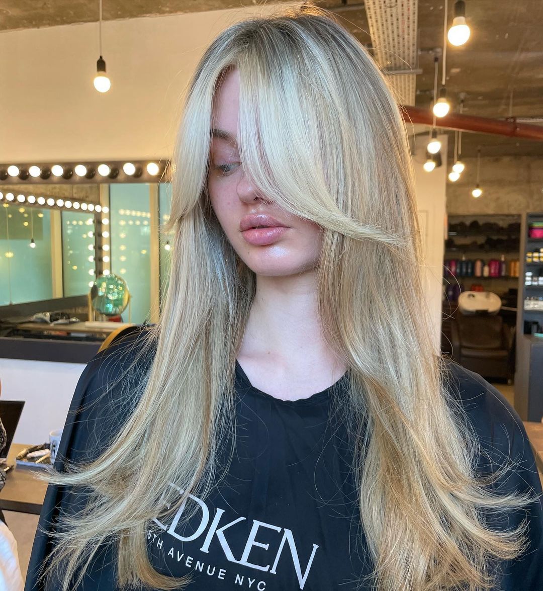 Best 10 Layered Haircuts With Curtain Bangs Taper Haircuts